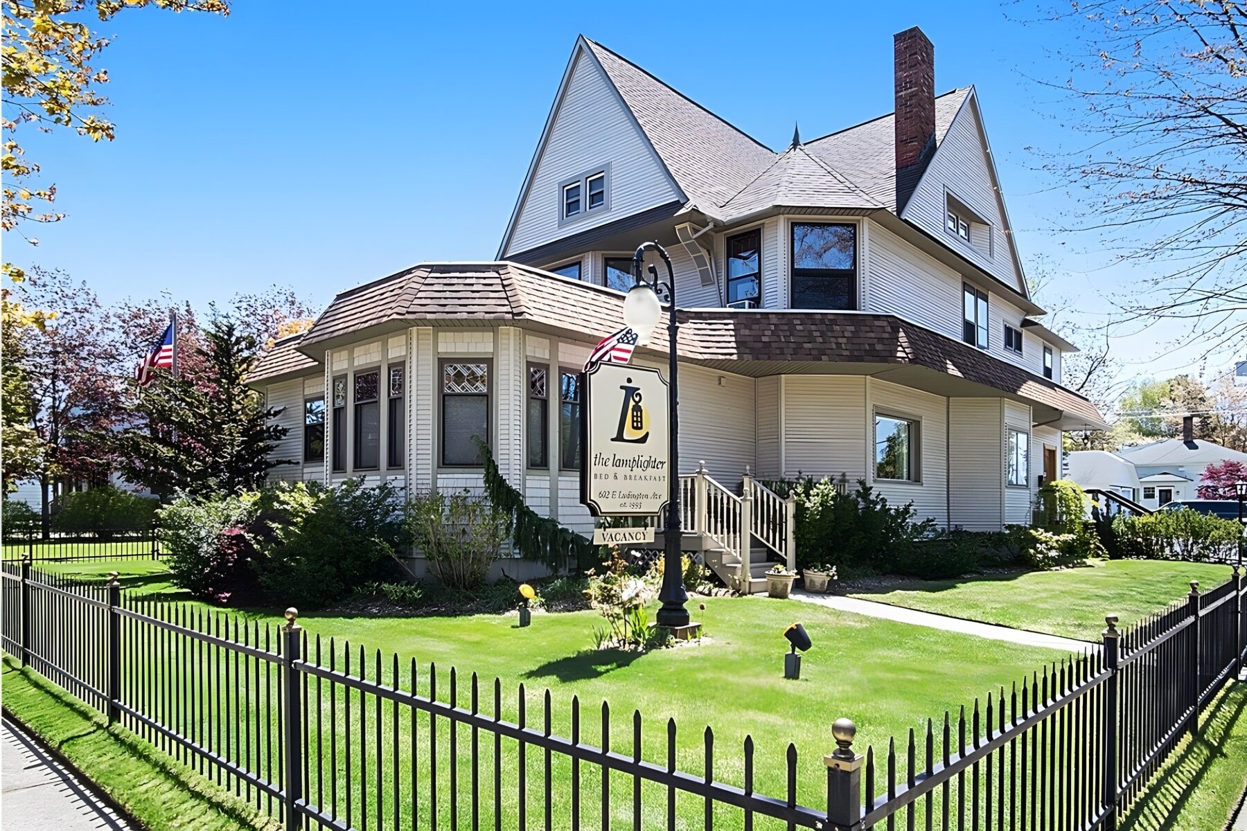 The Lamplighter Bed and Breakfast | Michigan Bed and Breakfast Association